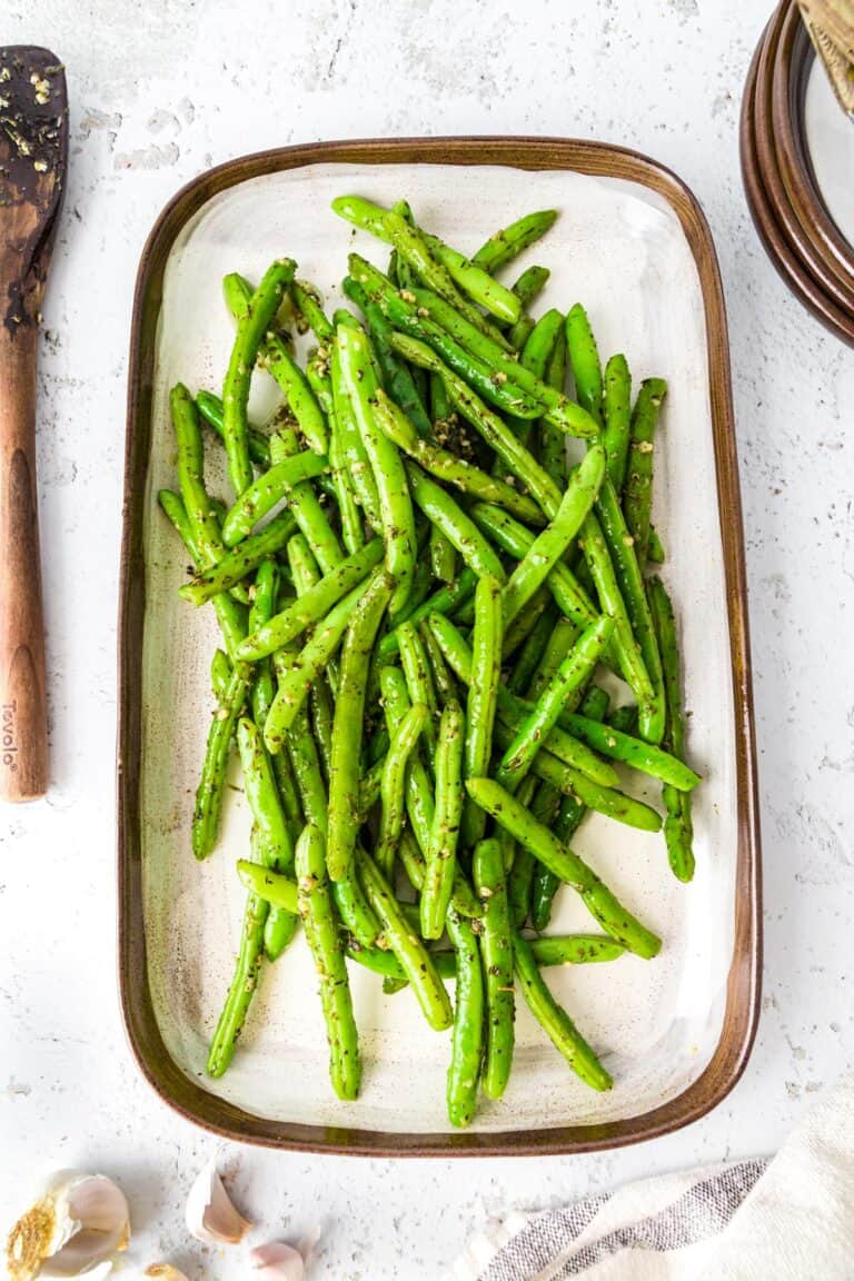 Easy Garlic Green Beans - Veggie Inspired