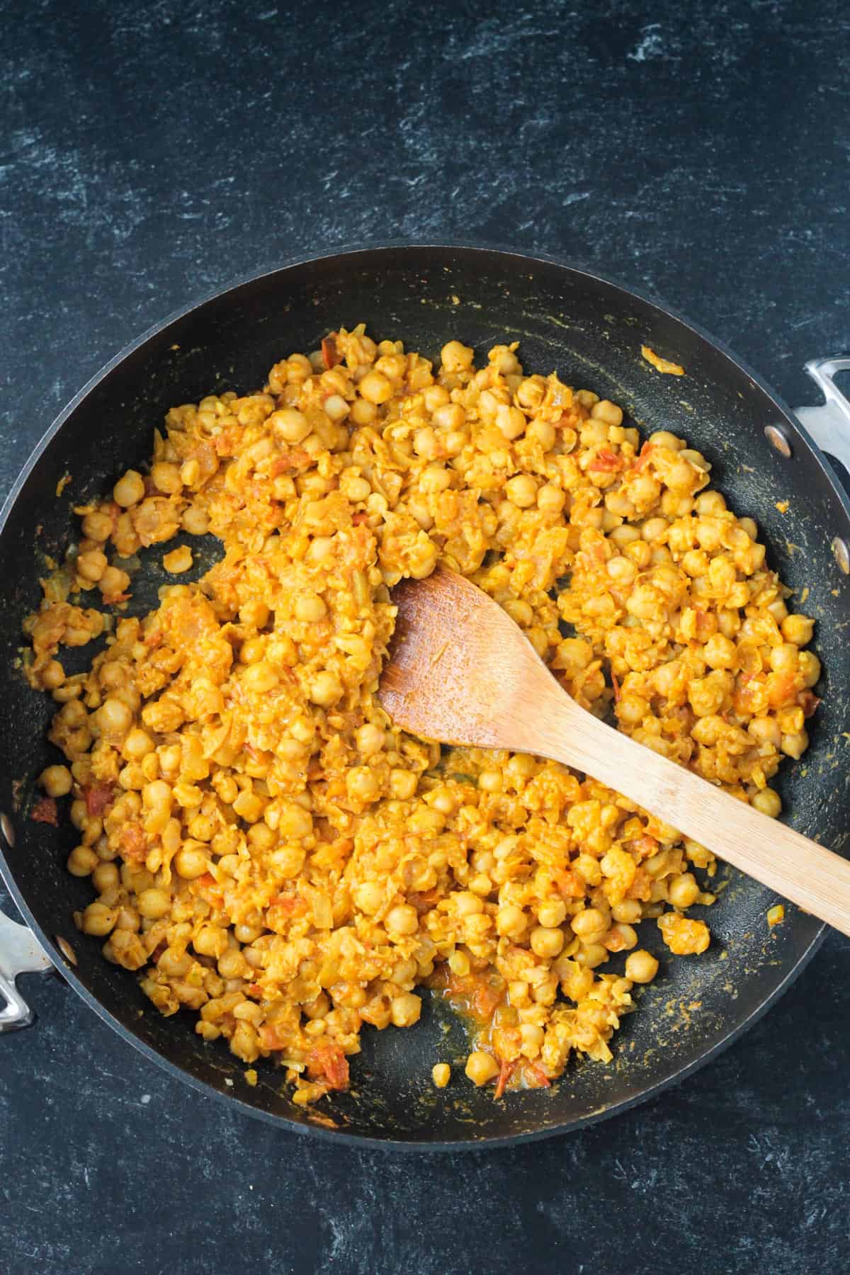Vegan Chickpea Scramble - Veggie Inspired
